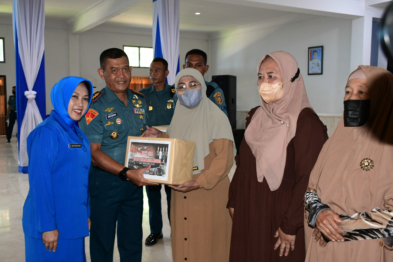Sambut HUT ke-77 TNI Tahun 2022, Lantamal VI Makassar Gelar Bakti Sosial - MATA RAKYAT MEDIATAMA ...